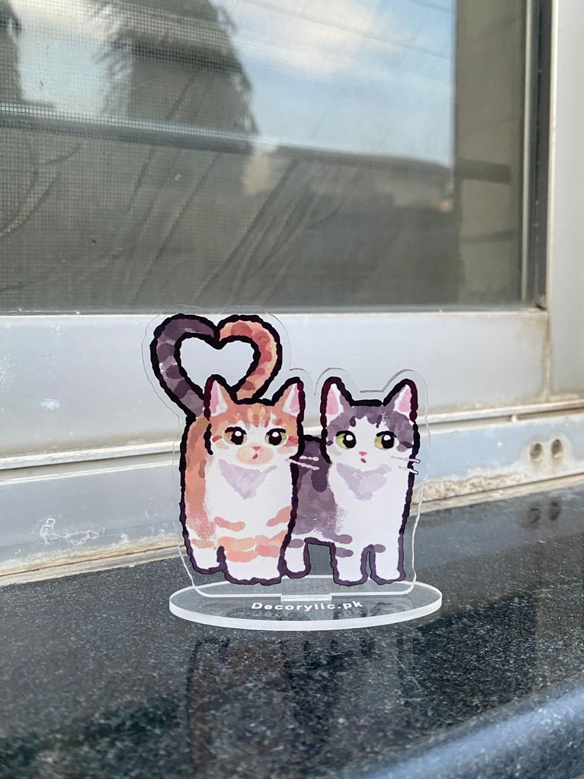 Cats making heart standee – Decorylics.pk